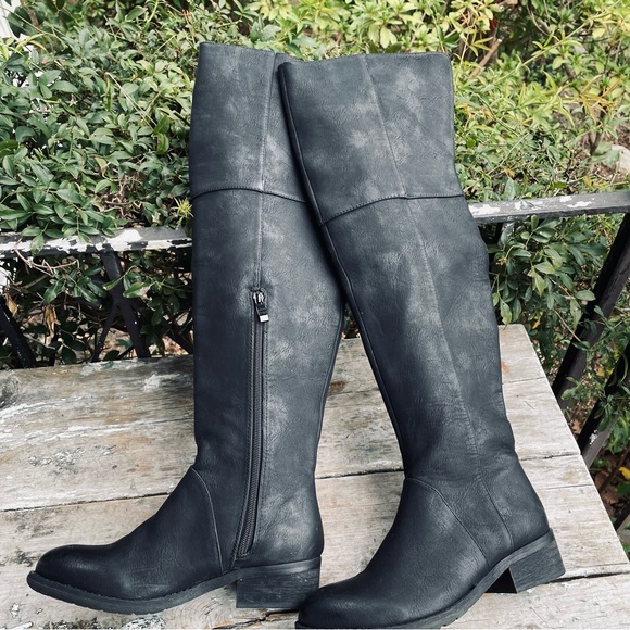 Very Volatile | Shoes | Very Volatile Charcoal Black Vegan Leather Over ...